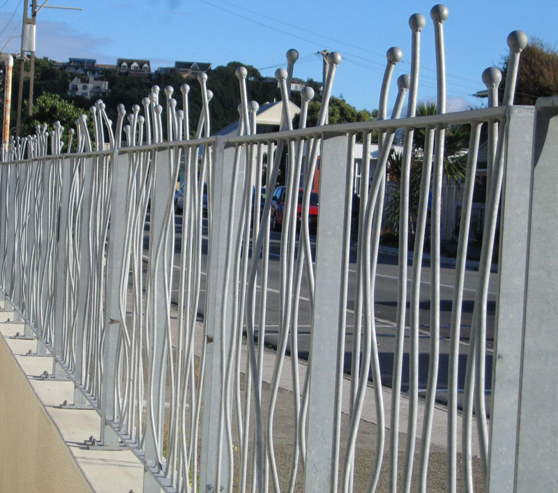 Fencing with a flourish – Plimmerton.nz
